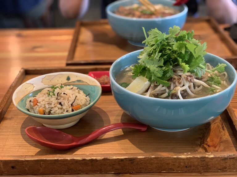 【沖縄・那覇グルメ】行列必至の進化系沖縄そば「EIBUN」